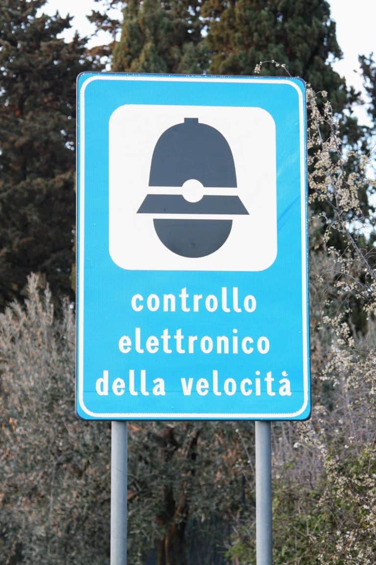 RENTING A CAR IN ITALY - My 2025 Complete Guide - Mom In Italy