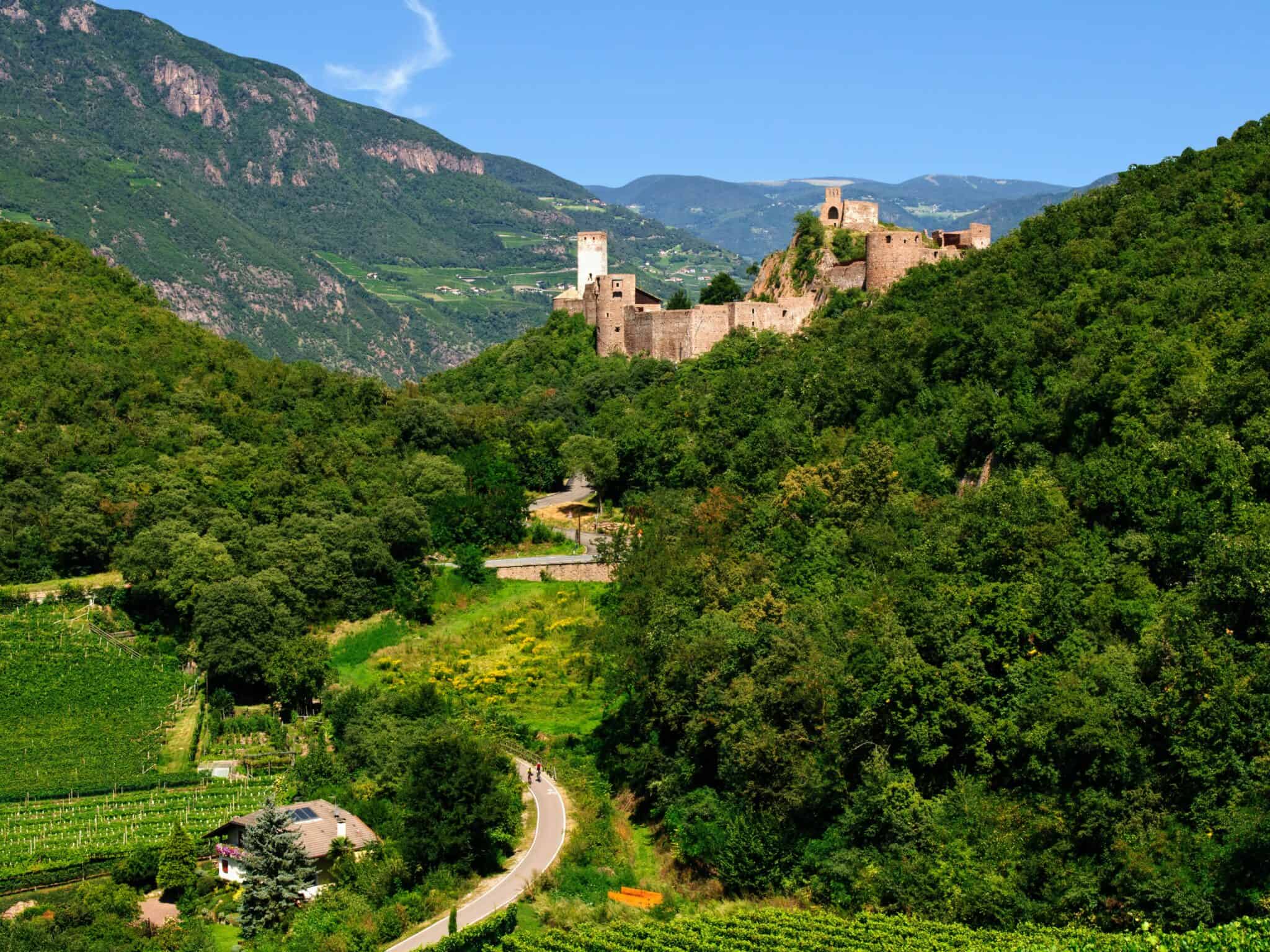 10 Best Italian Castles to Visit with Your Kids - Mom In Italy