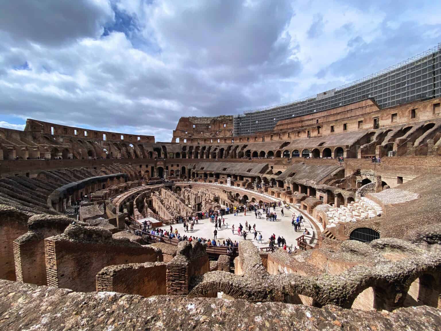 10 FAMOUS ITALIAN LANDMARKS + Fun Facts! - Mom In Italy