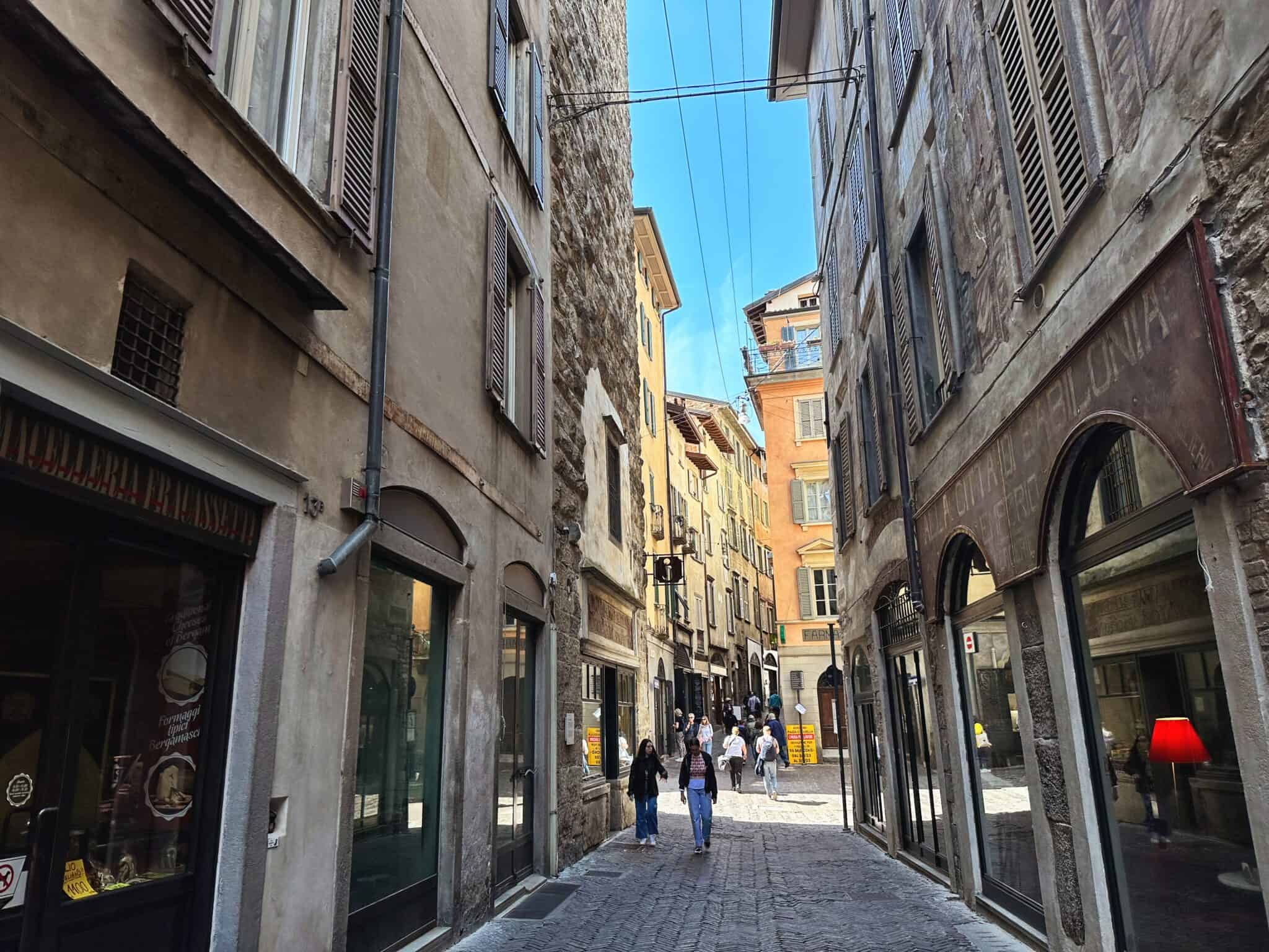 HOW TO SPEND ONE DAY IN BERGAMO, ITALY - Mom In Italy