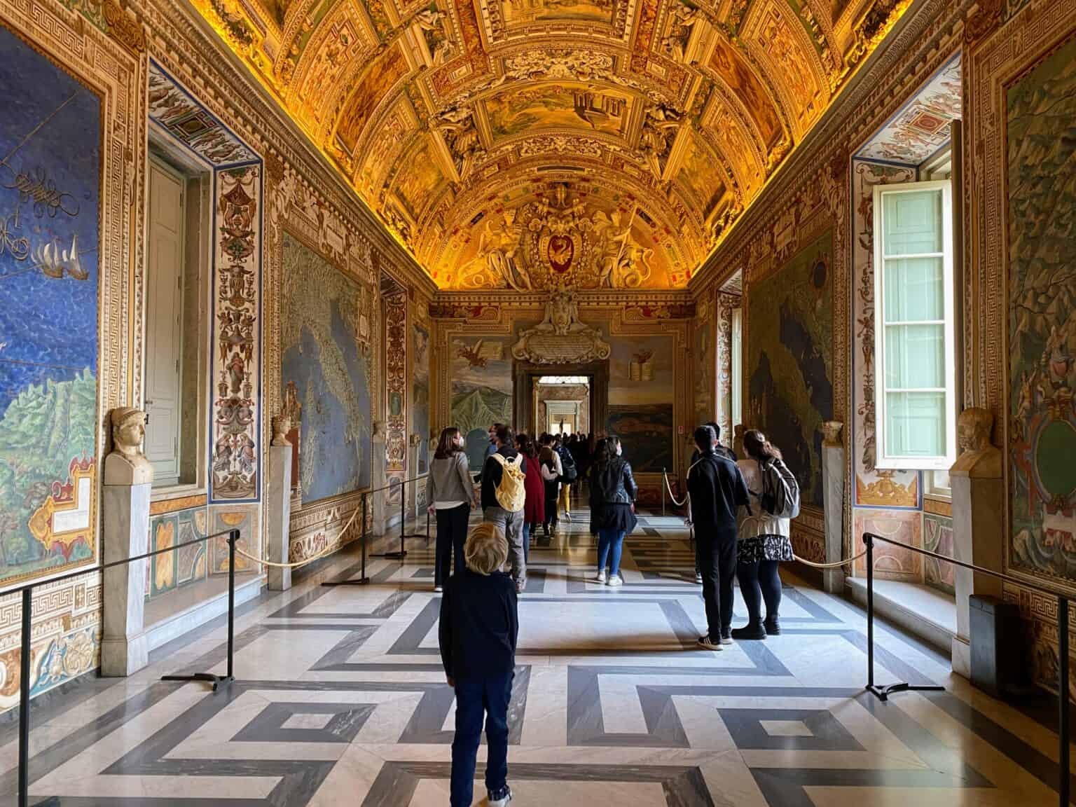 10 FAMOUS ITALIAN LANDMARKS + Fun Facts! - Mom In Italy