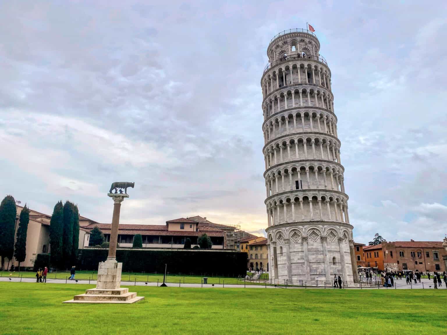10 FAMOUS ITALIAN LANDMARKS + Fun Facts! - Mom In Italy