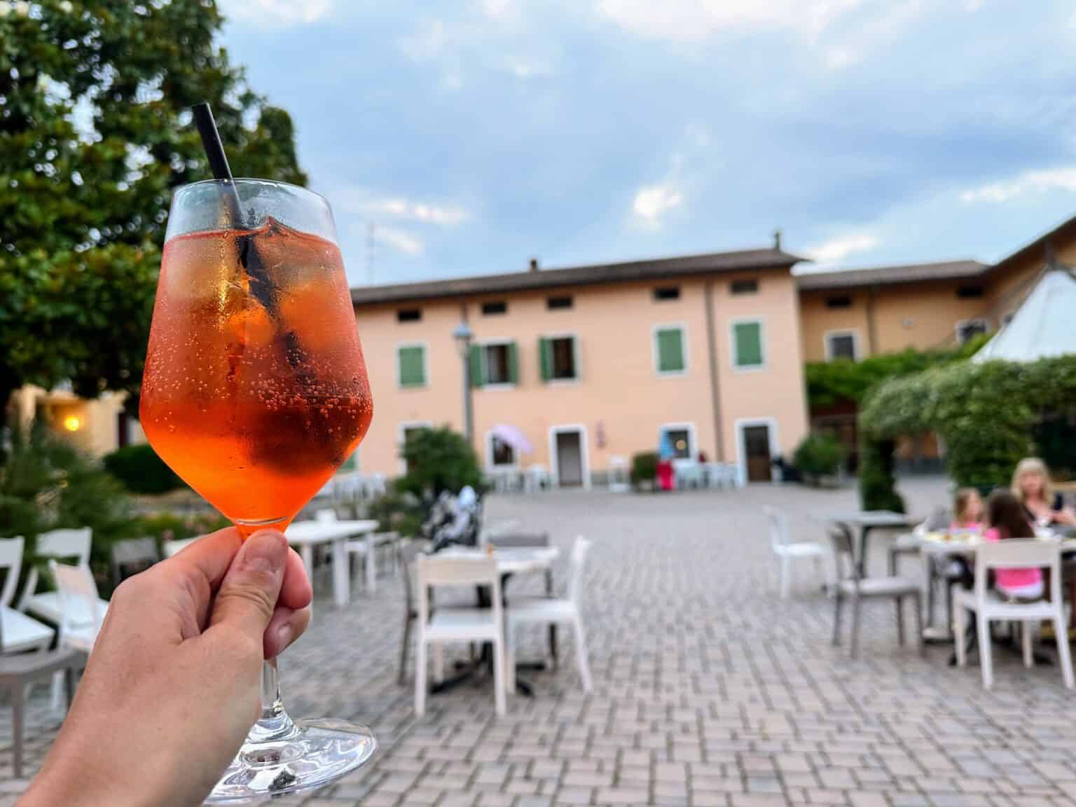 CHEERS IN ITALIAN – How We Say It, When To Say It, + Toasting Rules ...