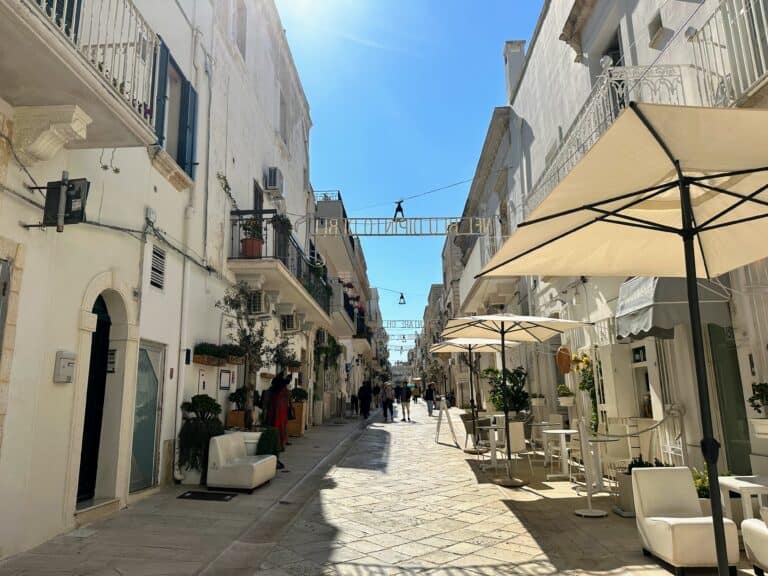 ONE DAY IN POLIGNANO A MARE – A Realistic Itinerary - Mom In Italy