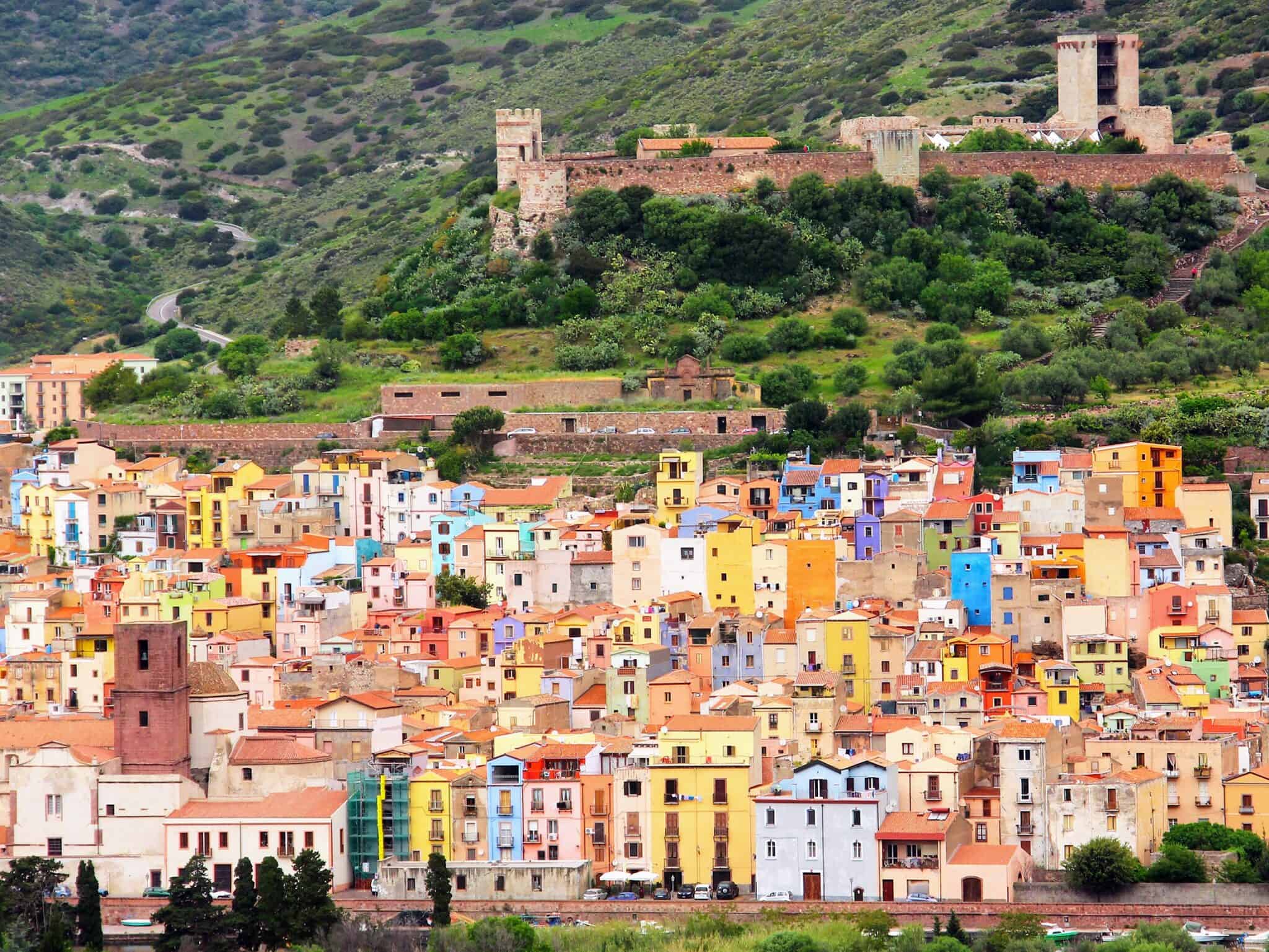 COLORFUL HOUSES IN ITALY – Where to Find Italy’s ‘Rainbow’ Villages ...