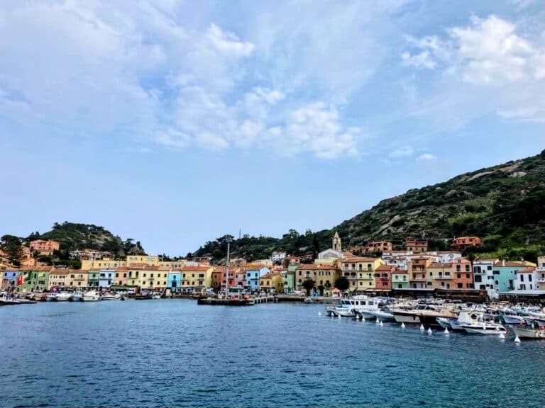 COLORFUL HOUSES IN ITALY – Where to Find Italy’s ‘Rainbow’ Villages ...