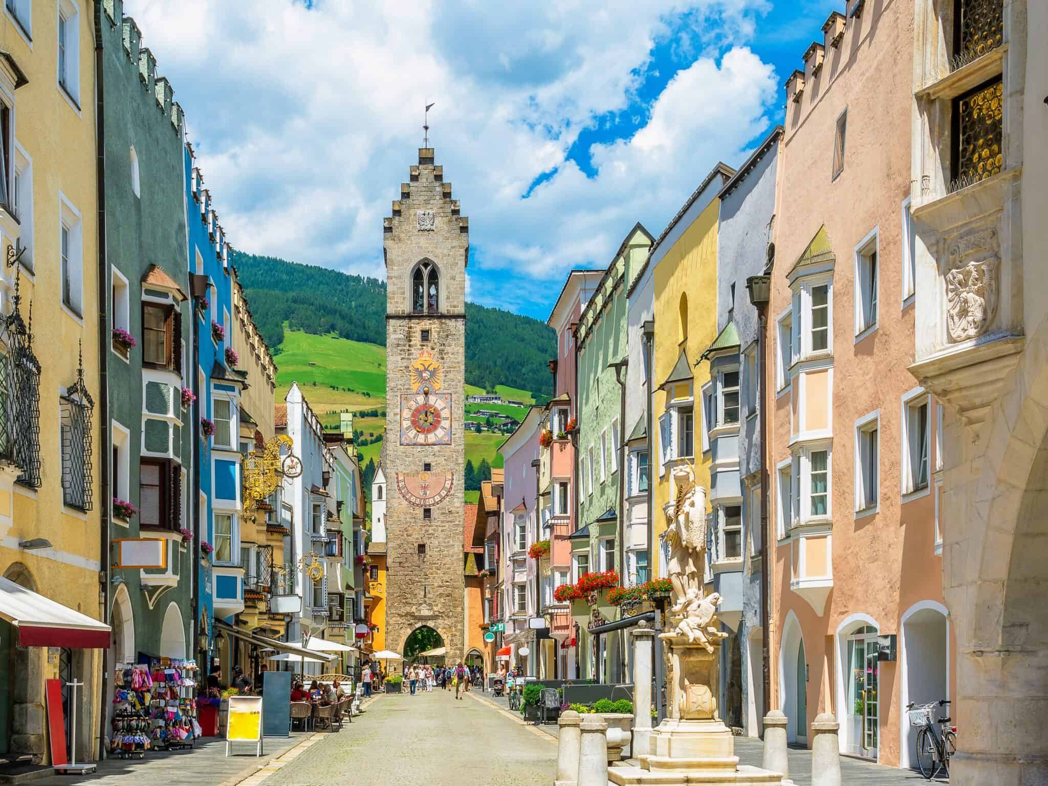 COLORFUL HOUSES IN ITALY – Where to Find Italy’s ‘Rainbow’ Villages ...