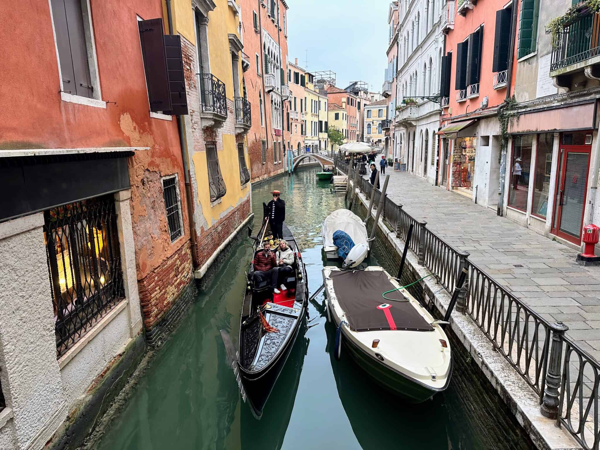 GOING ON A GONDOLA RIDE IN VENICE – Official Prices, Map + Tips ...